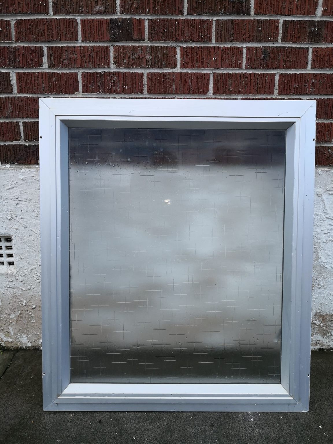 Aluminium Window 810 W x 940 H [#2196] - Joinery Recycle